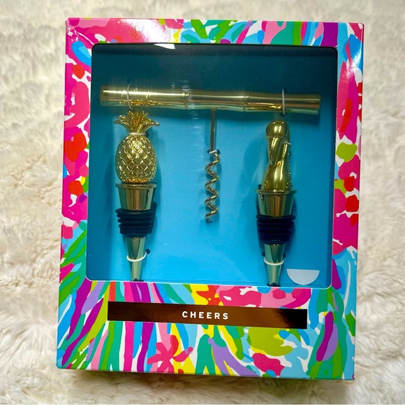 Lilly Pulitzer | Kitchen | Nwt Lilly Pulitzer Wine Bottle Gift Set ...